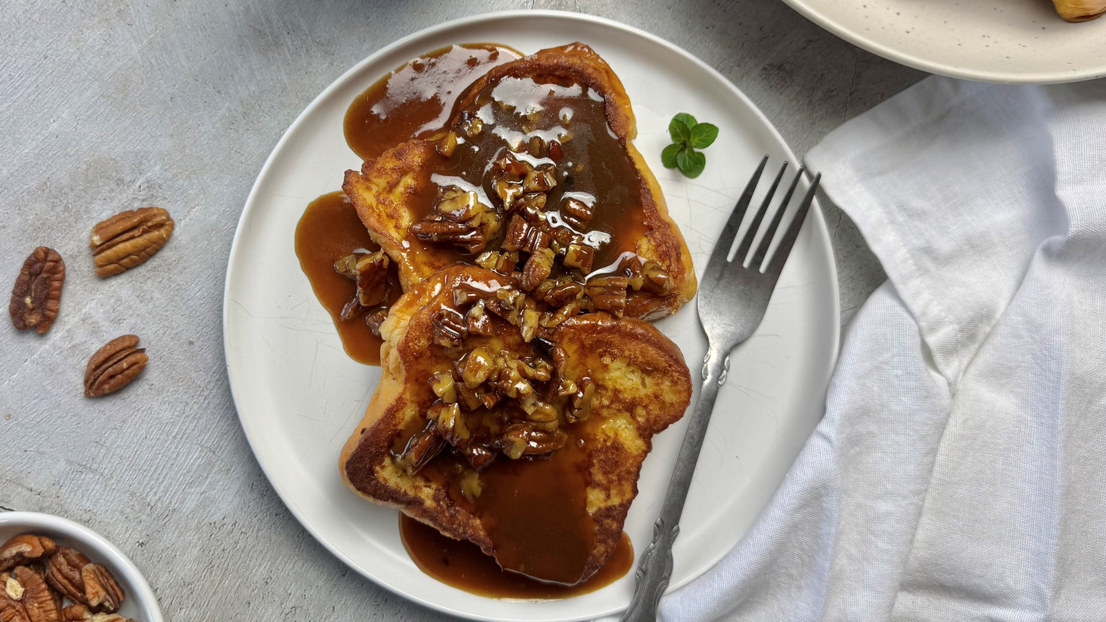 Brunch-Worthy Caramel Pecan French Toast Recipe