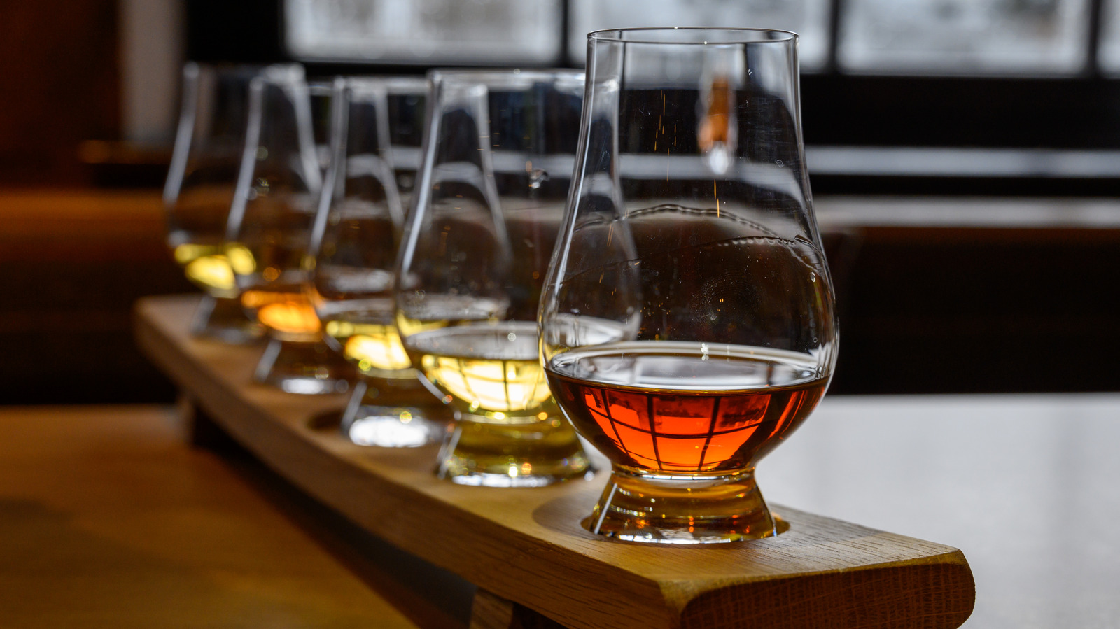 Expert Tips You Need For Creating Your Own Whiskey Flight