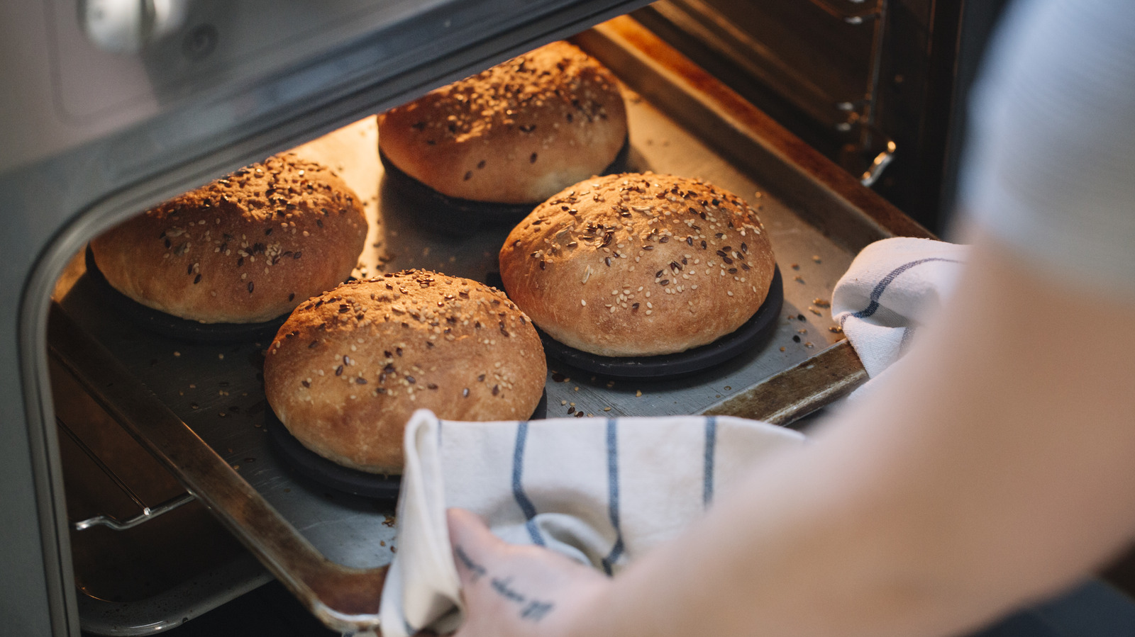 How To Tell Your Homemade Bread Is Fully Baked