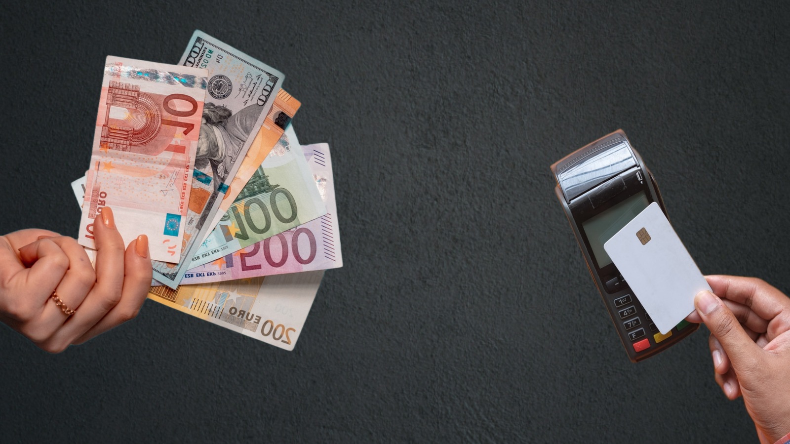 Should You Tip With Cash Or Card At Restaurants? The Answer's Easy