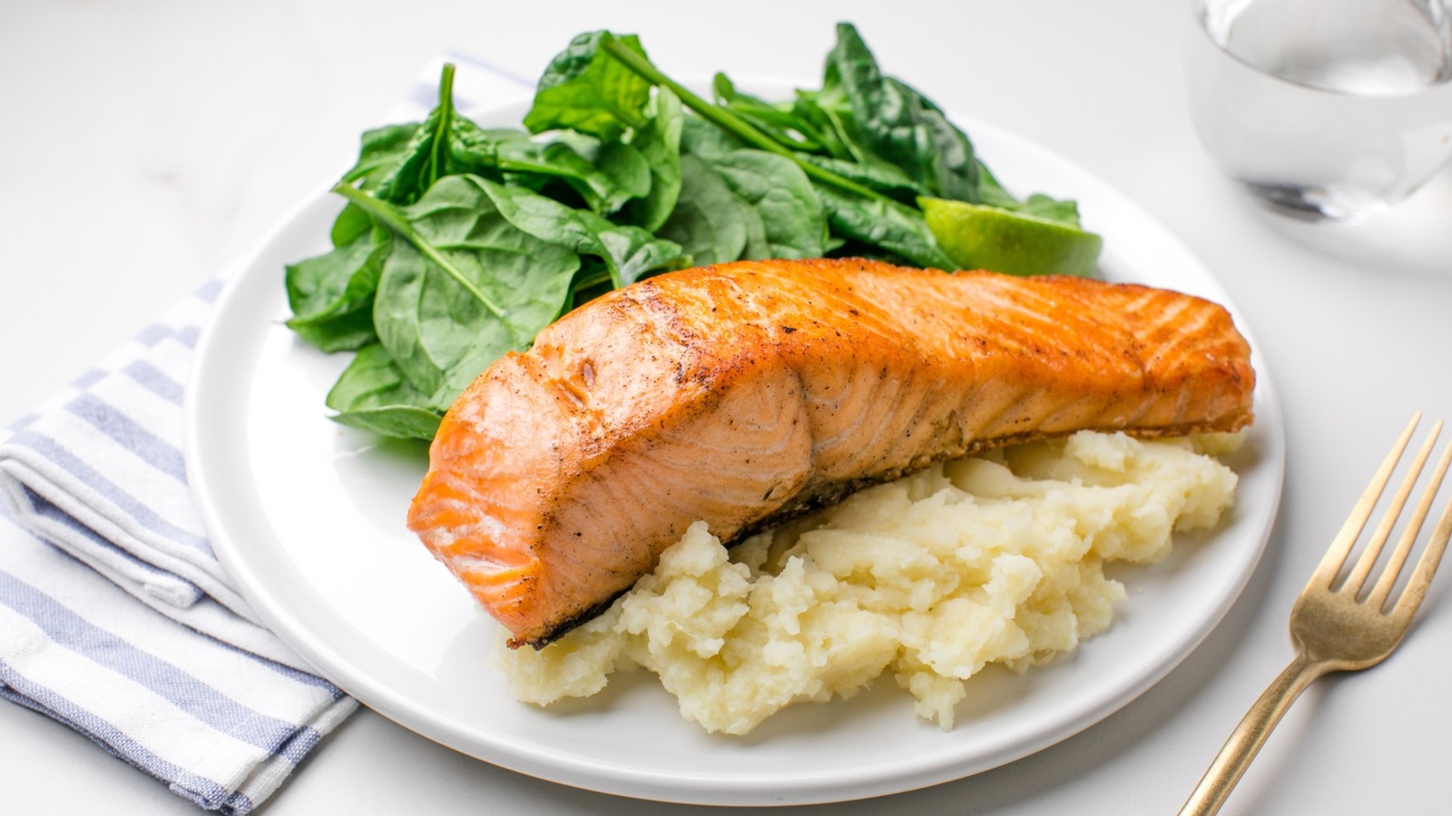 This Technique Is A Must-Try For Delicious Salmon In No Time