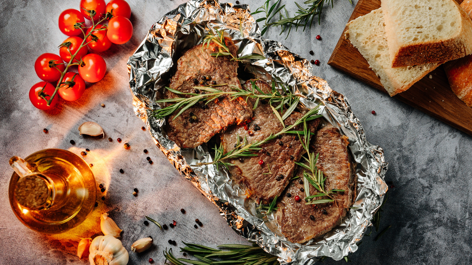 The Aluminum Foil Cooking Mistake Everyone Seems To Make