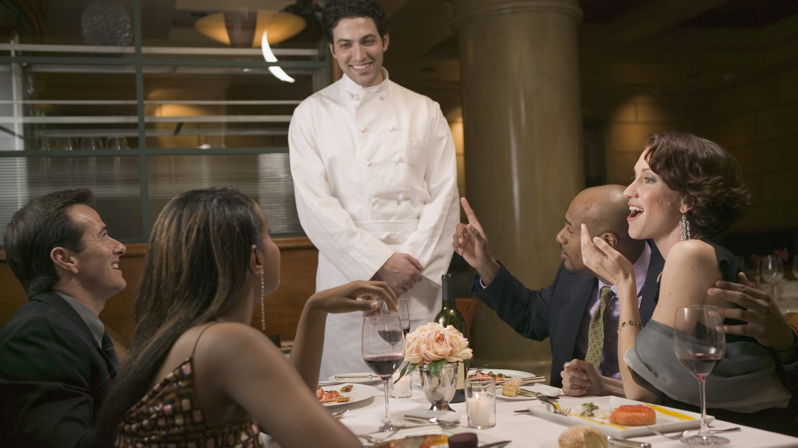 The Best Days Of The Week To Eat At Restaurants (Hint: It's Not The ...