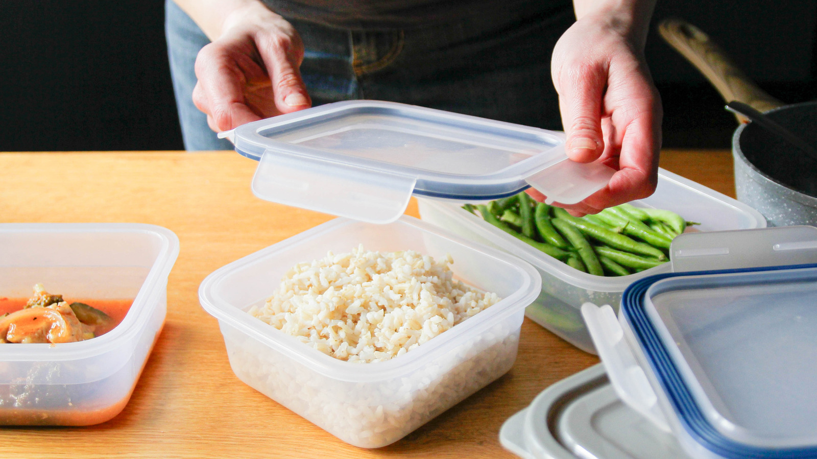 The Crispy Appetizer That's So Easy To Make From Leftover Rice