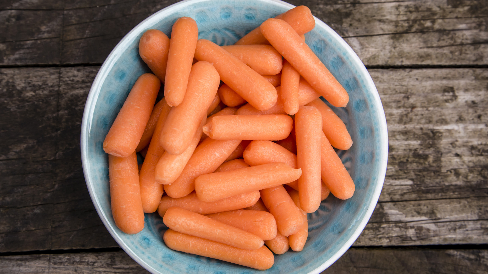 Water Is Key To Storing Baby Carrots In The Fridge