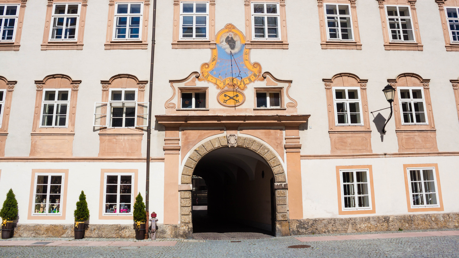 The Oldest Restaurant In The World Has Been Around Since 803 AD