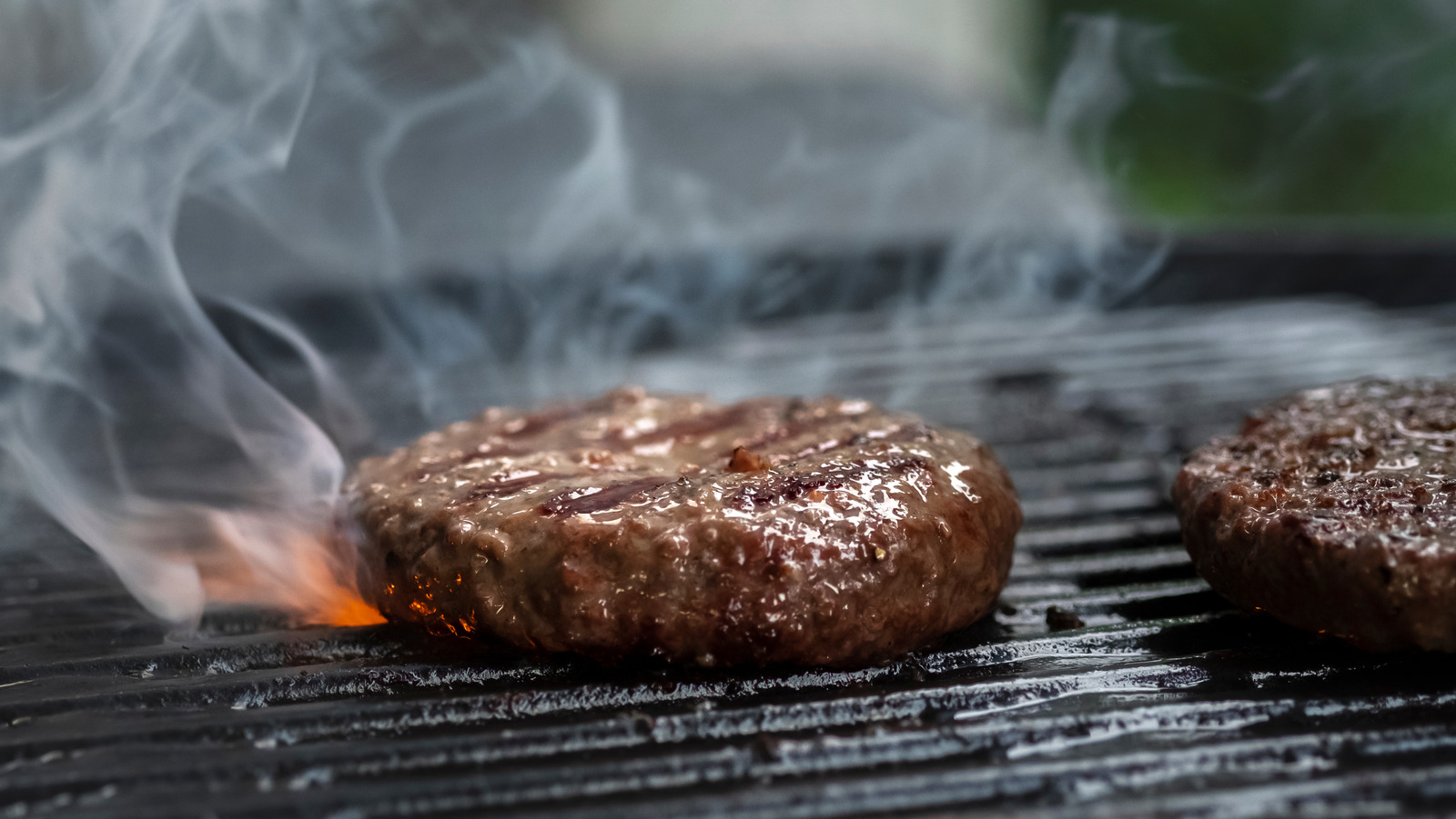 The Temperature Your Grill Should Be When Cooking Burgers