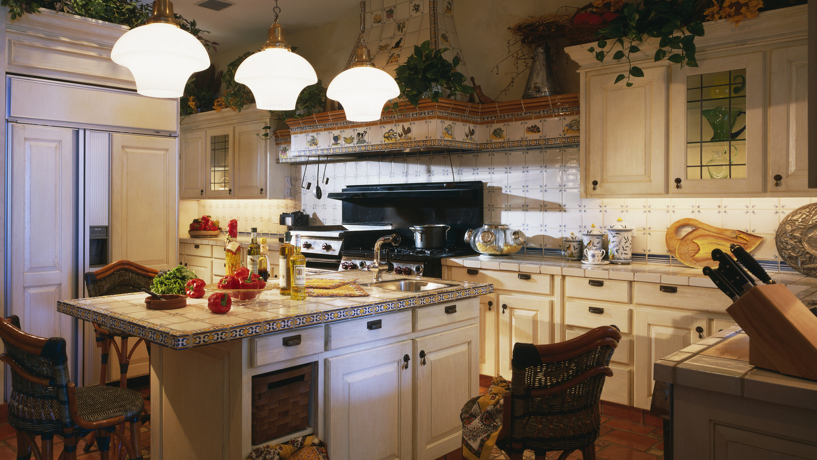 This '90s Kitchen Design Trend Needs To Stay In The Past - Here's Why