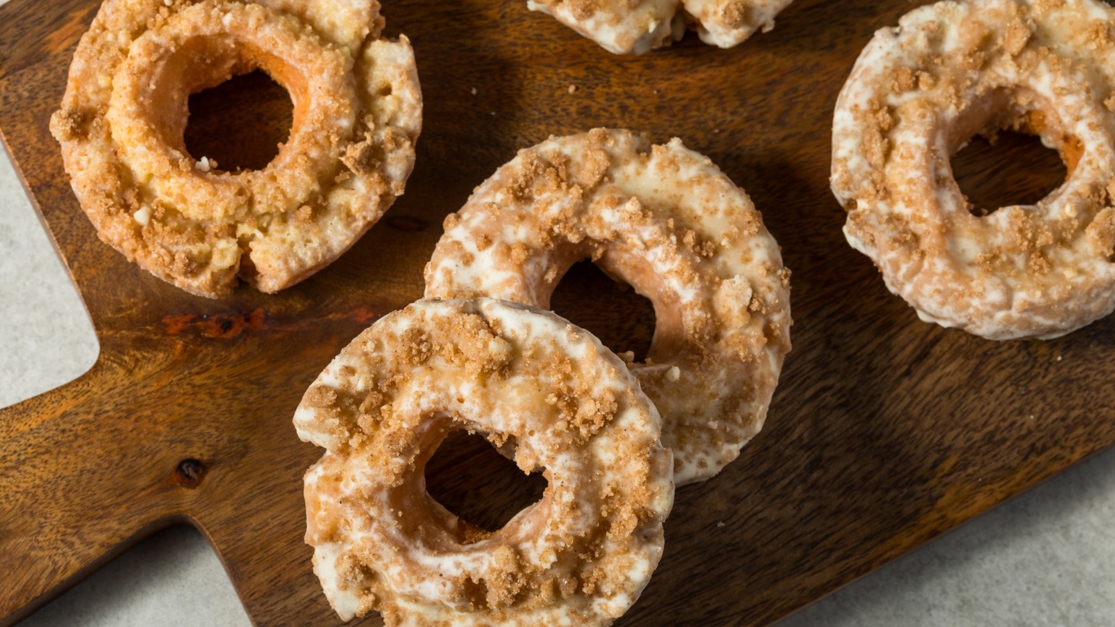 What Makes An Old-Fashioned Donut Different From A Modern One?