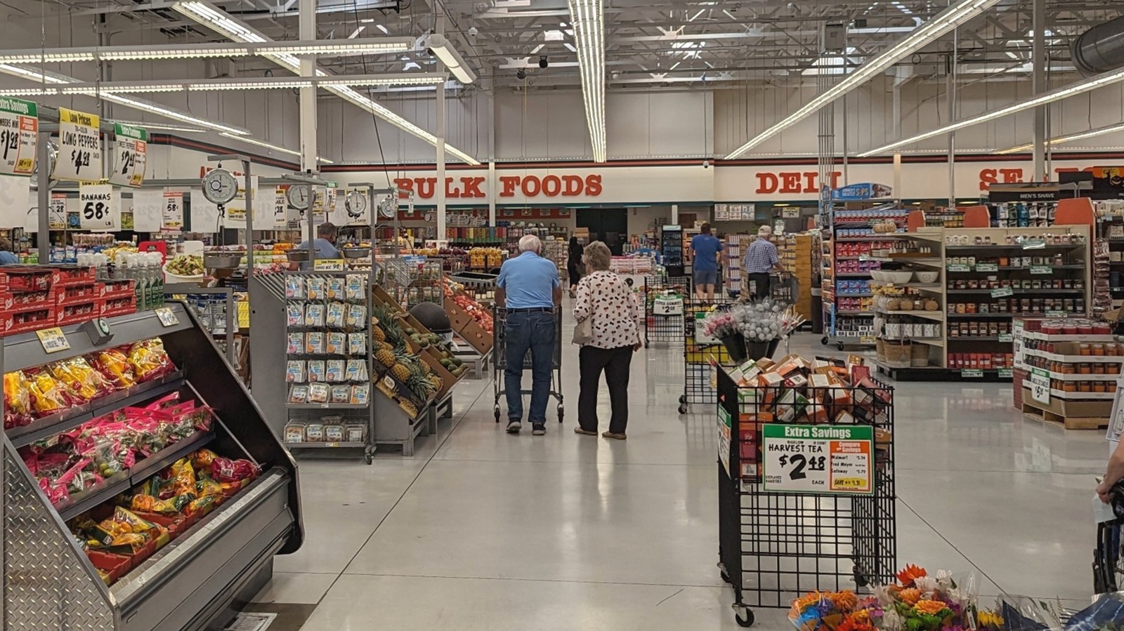 You Don't Need A Membership To Shop At This Grocery Warehouse